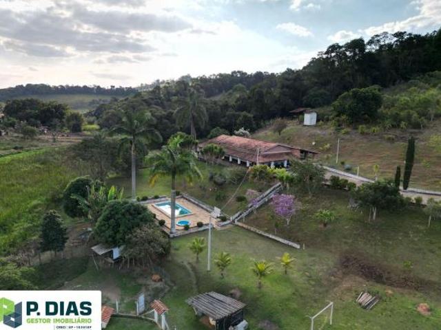 Linda Chácara com Características de Sitio em Pinhalzinho, Interior de São Paulo