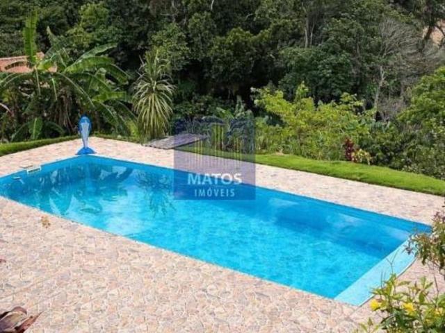 Linda chácara com excelente espaço para lazer, tranquilidade e contato com a natureza