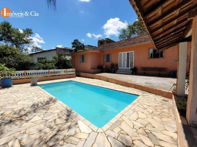 Linda Chácara com Piscina e Edícula à Venda no Jardim Imperial