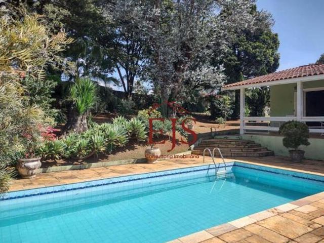 Linda chácara com pomar, piscina e casa de caseiro a venda em Atibaia
