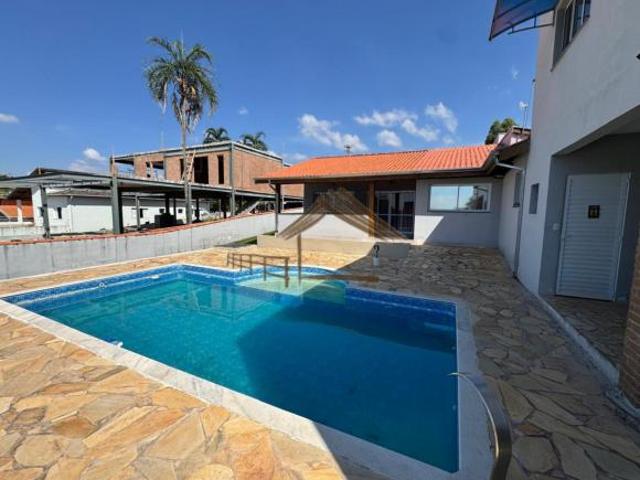 Linda chácara disponível para venda em condomínio fechado, 3 dormitórios, 1.000 m² de terreno