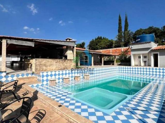 LINDA CHÁCARA EM CONDOMÍNIO – 1.327 M²!