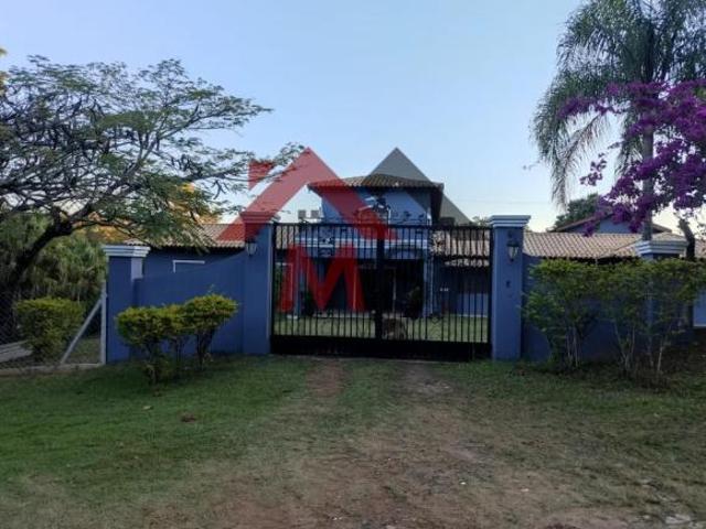 Linda chacara em condomínio