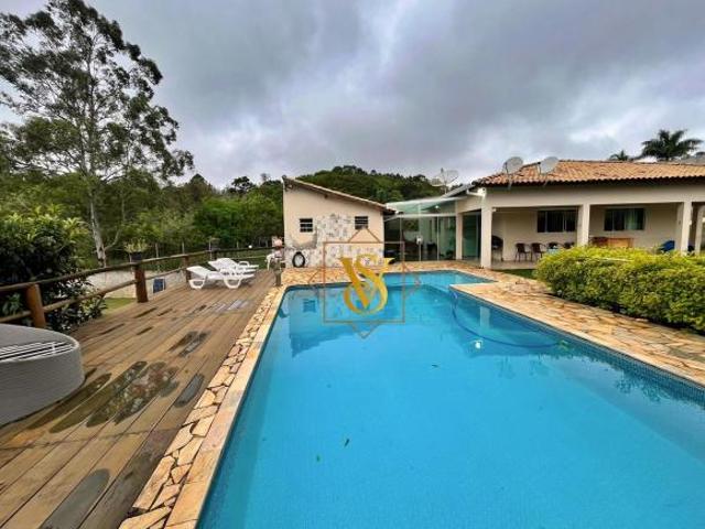 Linda chácara em condomínio com lindo lago