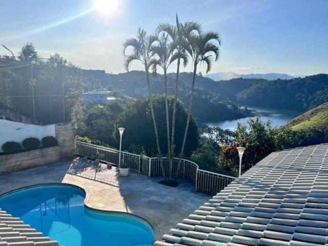 Linda chácara para venda, em condomínio, com vista para a represa, Igaratá SP