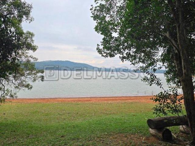 Linda chácara privativa no corpo da represa em Ibiúna SP!