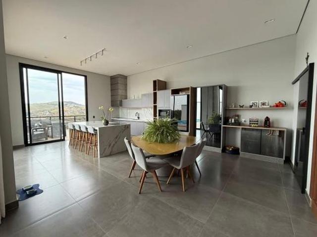 LINDA CHÁCARA, VISTA PANORAMICA PARA A REPRESA, COM CASA MODERNA E ACONCHEGANTE, NO CONDOMÍNIO P