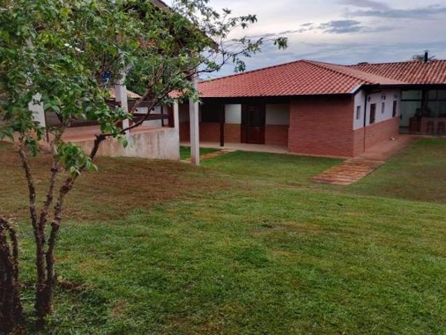Linda chácara 280m² de área construída em Araçoiaba da Serra
