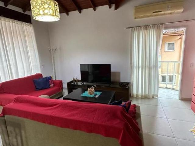 Linda Cobertura com 03 suítes com vista lateral pro Mar !