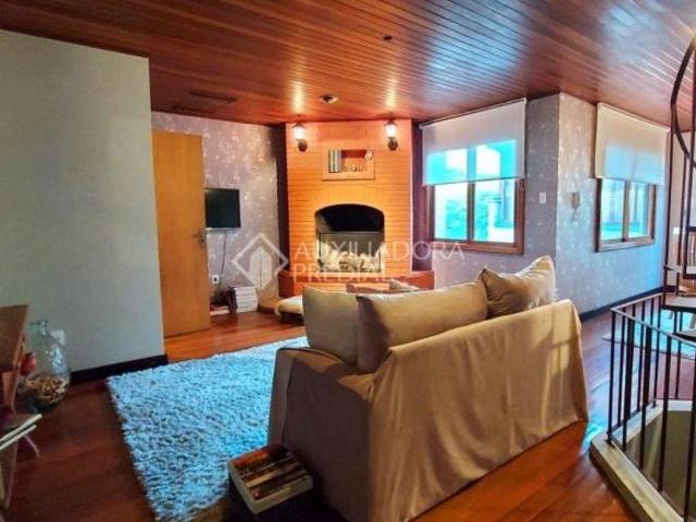 LINDA COBERTURA COM 176M² TOTALMENTE REFORMADA