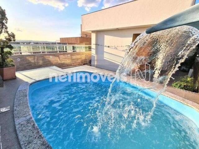 Linda cobertura à venda no Ouro Preto, 03 quartos, 04 vagas, piscina, prédio sem elevador, 2° andar