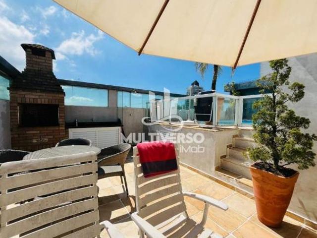 Linda Cobertura de 212 m² em Bairro Nobre Ponta da Praia Porteira Fechada!