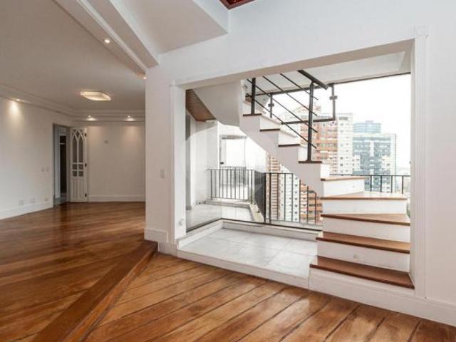 Linda Cobertura Duplex de 400 metros reformada com Piscina !
