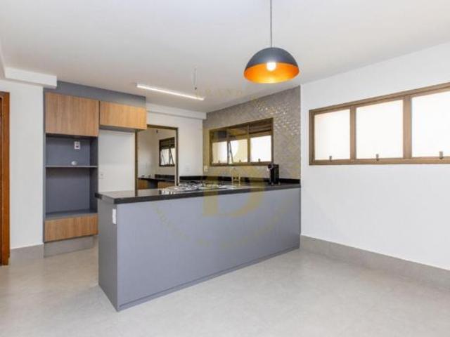 Linda cobertura duplex em Moema