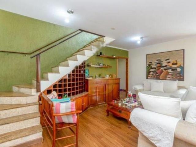 Linda cobertura duplex localizada no Campo Belo