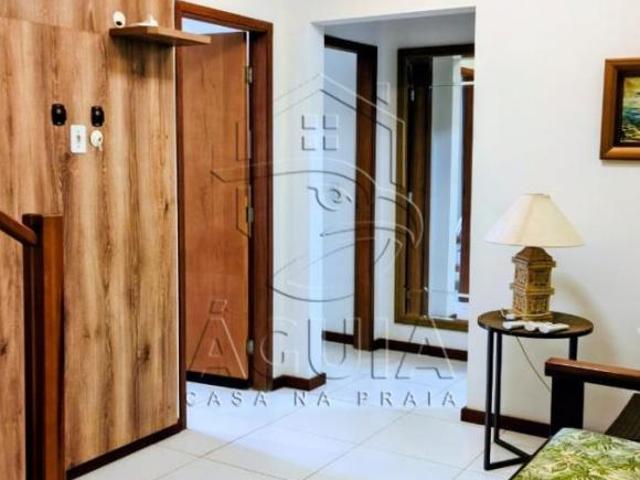 Linda cobertura duplex próximo a orla na Praia do Itaguá!