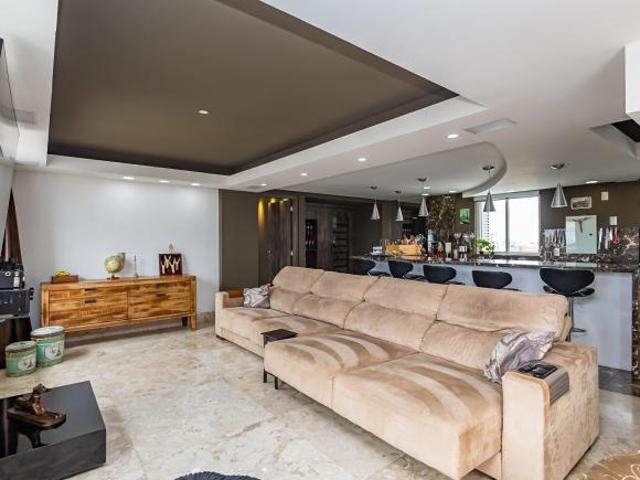 Linda Cobertura duplex próximo ao Shopping Mueller