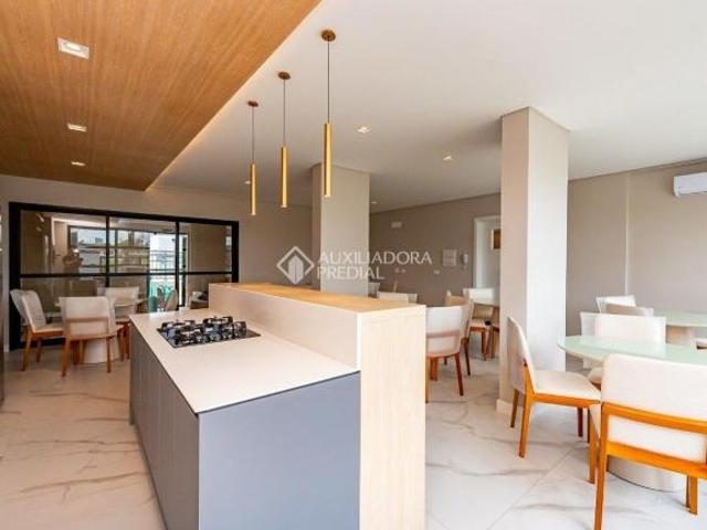 Linda Cobertura Duplex Semi Mobiliada no Capão Raso Curitiba R$ 1.250.000,00