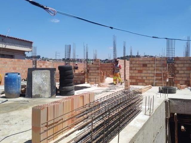 LINDA COBERTURA EM PREDIO INDIVIDUAL COM A MELHOR LOCALIZAÃ?Ã?O DO BAIRRO RIACHO DAS PEDRAS EM CONTA