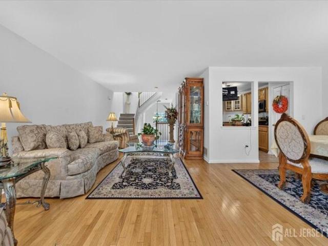Linda Ct, Old Bridge, Home For Sale