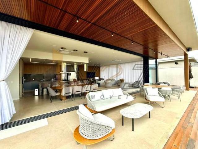 Linda e moderna casa térrea à venda no Condomínio Campo de Toscana em Vinhedo SP