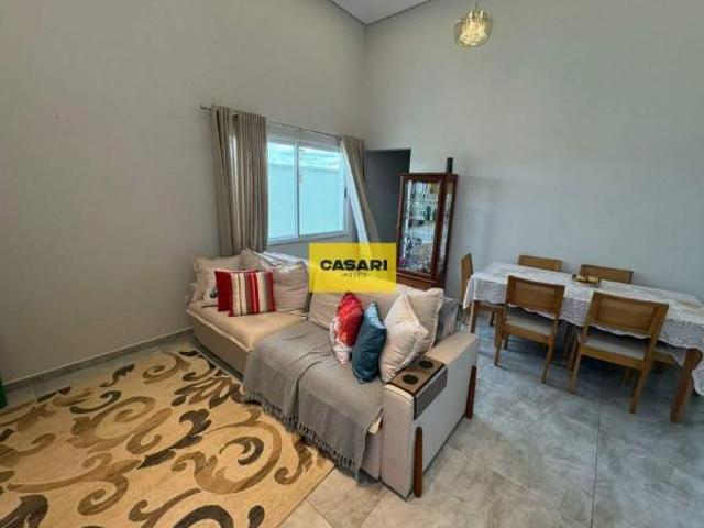 Linda e Moderna Casa à Venda no Tropicalia Garden – Conforto, Sofisticação e Laz