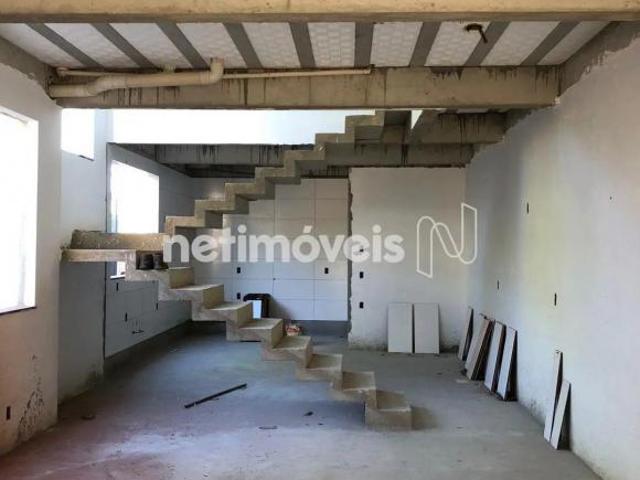 Linda e ampla casa com 3 suítes no bairro Liberdade!