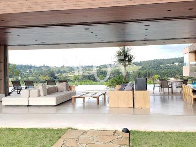 Linda e exclusiva casa projetada por Studio Arthur Casas e construída por Magnotec Engenharia com 84