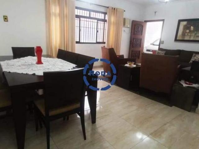 LINDA E ESPAÇOSA CASA COM 3 DORMITORIOS E 1 SUITE NO BAIRRO DO EMBARÉ