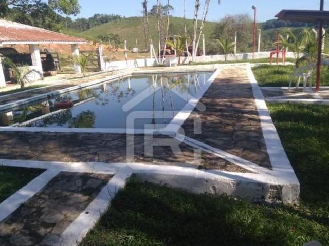 Linda Fazenda com160 alqueires, sendo 40 alqueires de pasto