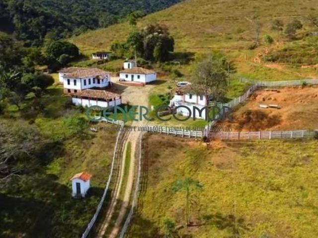 Linda Fazenda de 60 ha com belo Conjunto Centenário na Reg. de Cons. Lafaiete MG