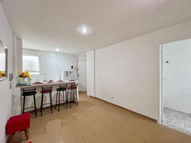 Linda kitnet, na Aviação, 300 metros da praia, venha conferir e se encantar !