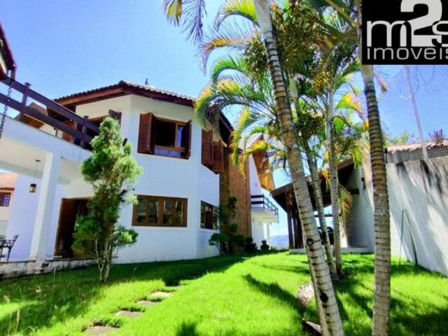 Linda mansão de 4 suítes e 4 salas espaço gourmet e piscina na Vila Rica, Cunha SP. Imperdível oport
