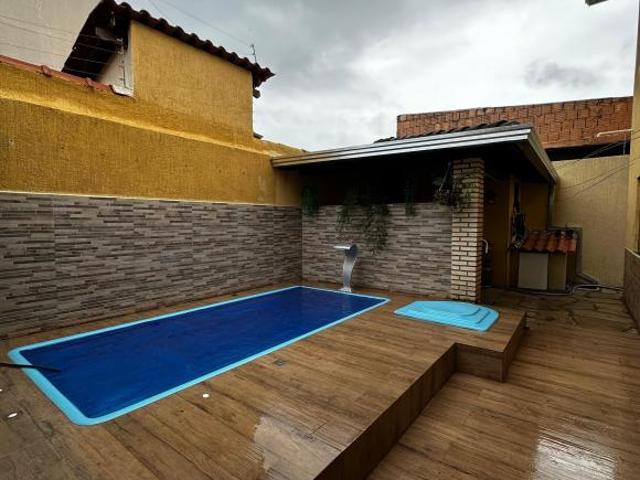 Linda mansão de 5 quartos em 400m² Arniqueiras