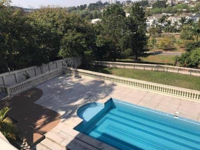 Linda Mansão em Alphaville com 1.200m² de área construida com 4 suítes!