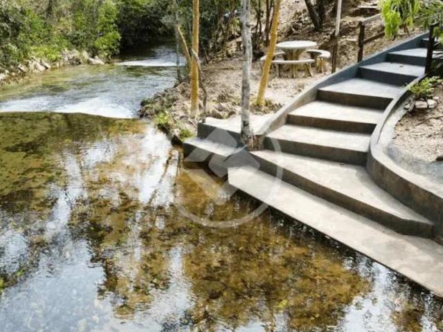 Línda Pousada em Chapada dos Guimarães com 10 aptos sendo 09 suítes, com 2 acessos ao rio, um excele