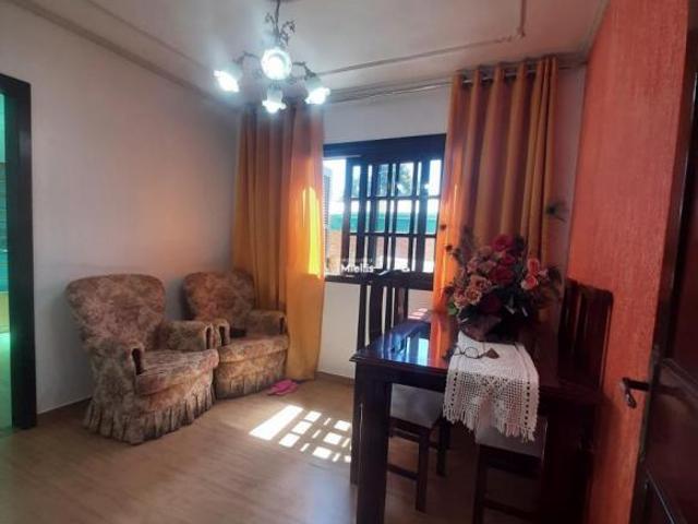 Linda residencia no bairro Santo Onofre
