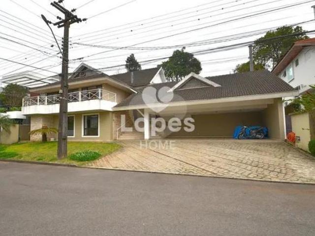 Linda residência à venda em condomínio fechado, com 5 quartos em Seminário Curitiba PR