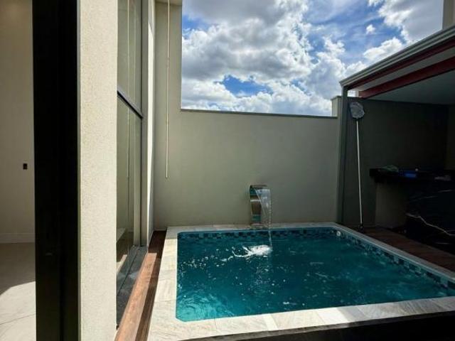 Linda residência à venda no Residencial Gramado