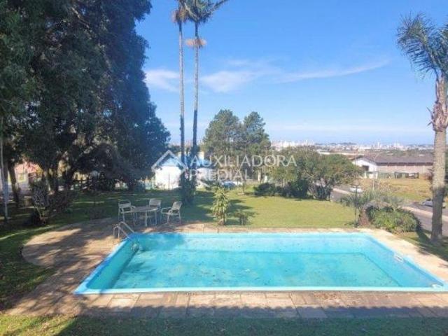Linda Residência com 3 dormitórios em 5 lotes com pátio grande com piscina e vista panorâmica Torr