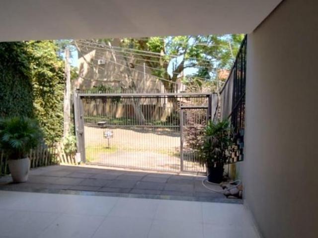 Linda Residência com 3 dormitórios, sendo 1 suíte á venda no Imperial Parque