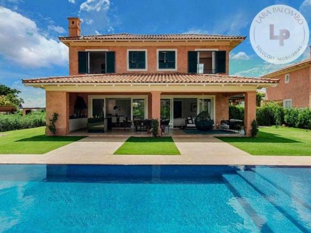 Linda residencia com arquitetura Toscana à venda no Boulevard da Fazenda da Grama