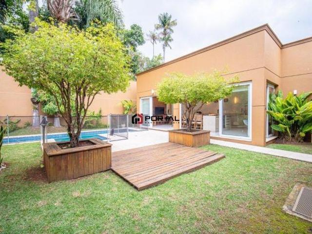 Linda residencia Condomínio Palos Verdes Granja Viana!