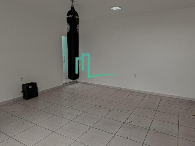 LINDA RESIDÊNCIA DISPONIVEL Á VENDA NO JARDIM PIRATININGA 1 ANALISA PERMUTAS!