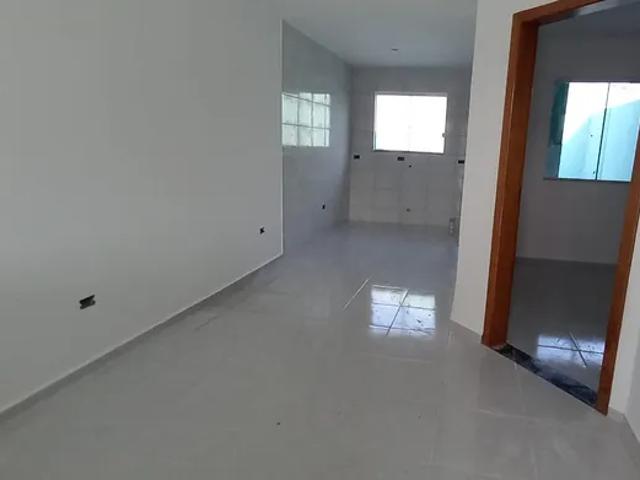 Linda residência em ótima localização de oficinas. Ótimo acabamento!