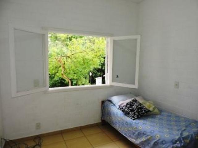 LINDA RESIDENCIA EM CONDOMINIO NO EMBU DAS ARTES