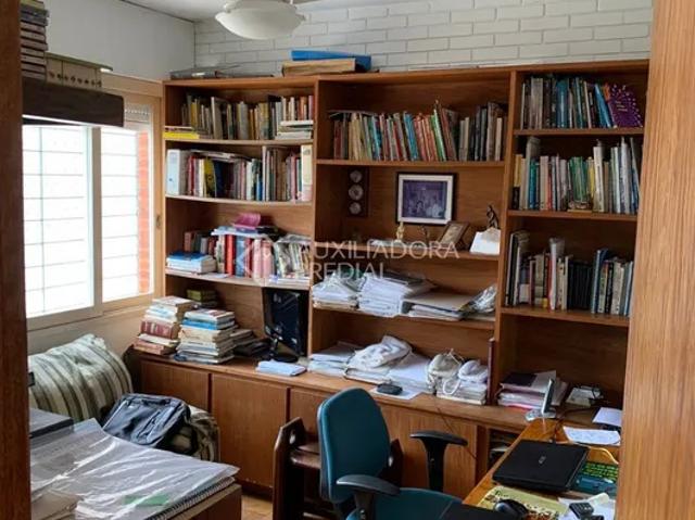 Linda rua localização nobre para sua familia desfrutar de lindos monentos!