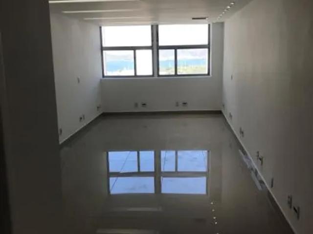 Linda Sala Comercial de 35m2 Para Locação Completamente Reformada