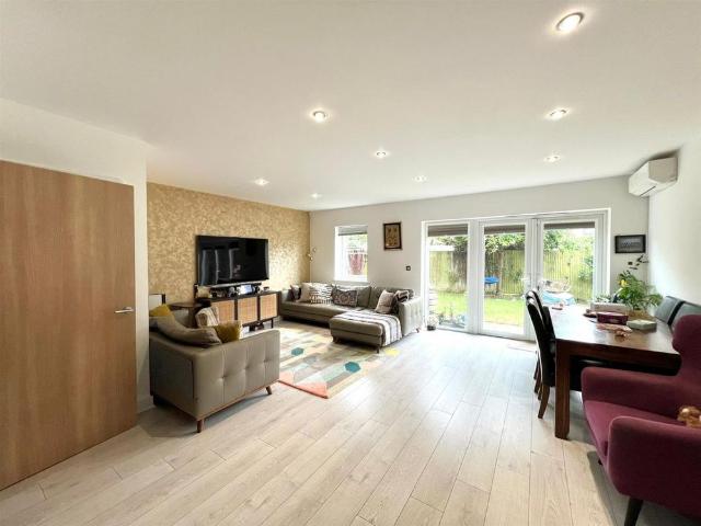 Lindale Close, Ilford