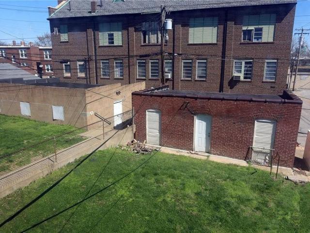 Lindenwood Ave 4915/4917 1 Bedroom Apartment for Rent at 4915/4917 Lindenwood Ave, St. Louis, MO 63109 St. Louis Hills
